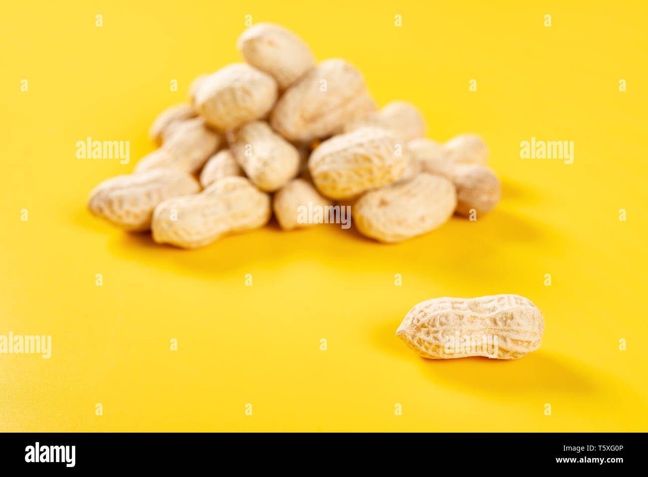 Close up of an opened peanut hi-res stock photography and images - Alamy