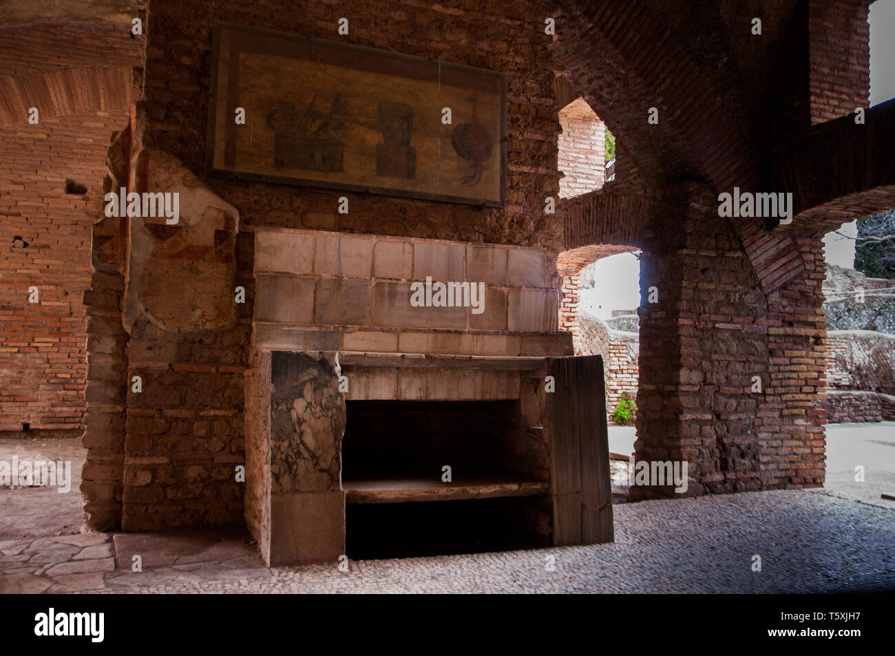 Roman tavern hi-res stock photography and images - Alamy