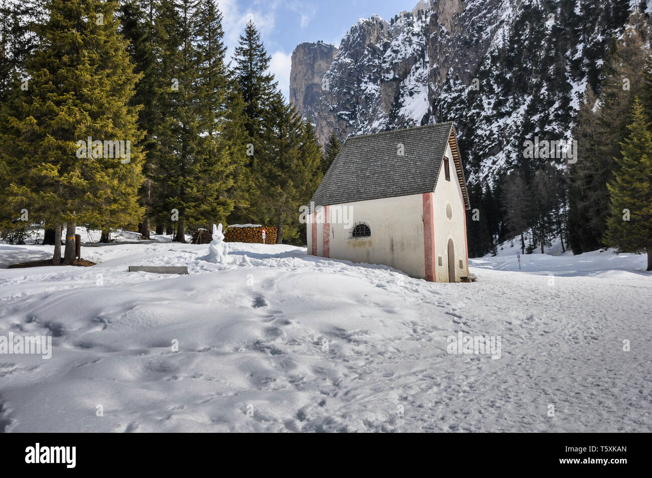 Mountain church exterior hi-res stock photography and images - Alamy