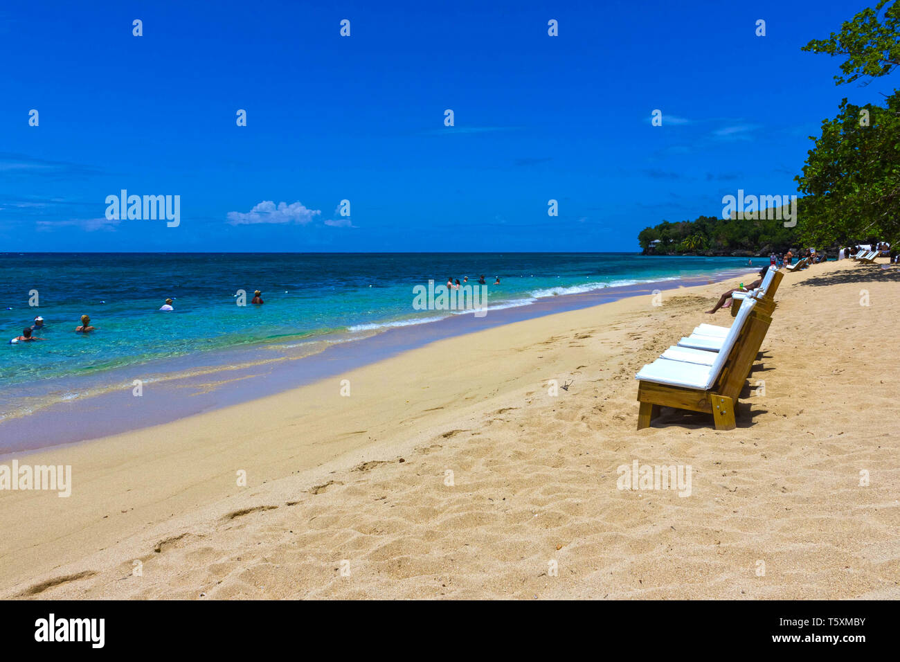 The sea and sand at Bamboo Beach in Jamaica Stock Photo - Alamy