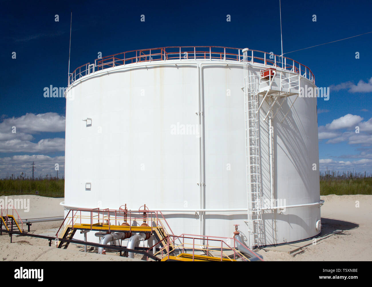 Oil reservoir on a petrochemical plant Stock Photo - Alamy