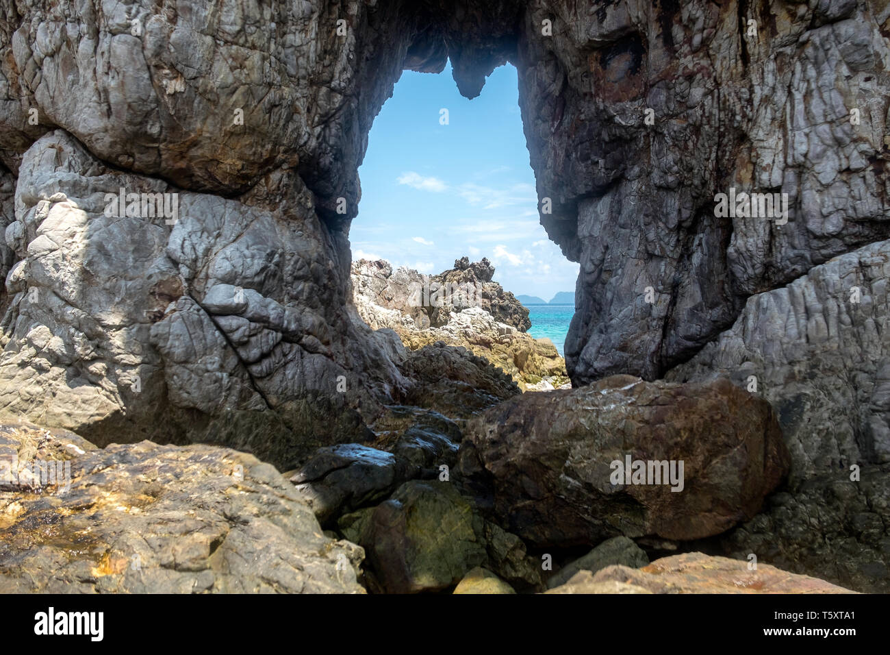 Strait rock hi-res stock photography and images - Alamy
