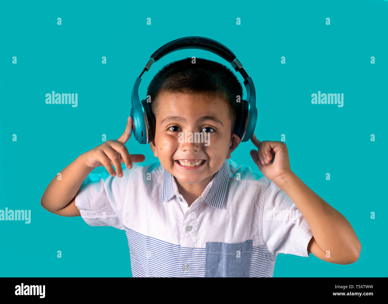 Exaggerated smile hi-res stock photography and images - Alamy