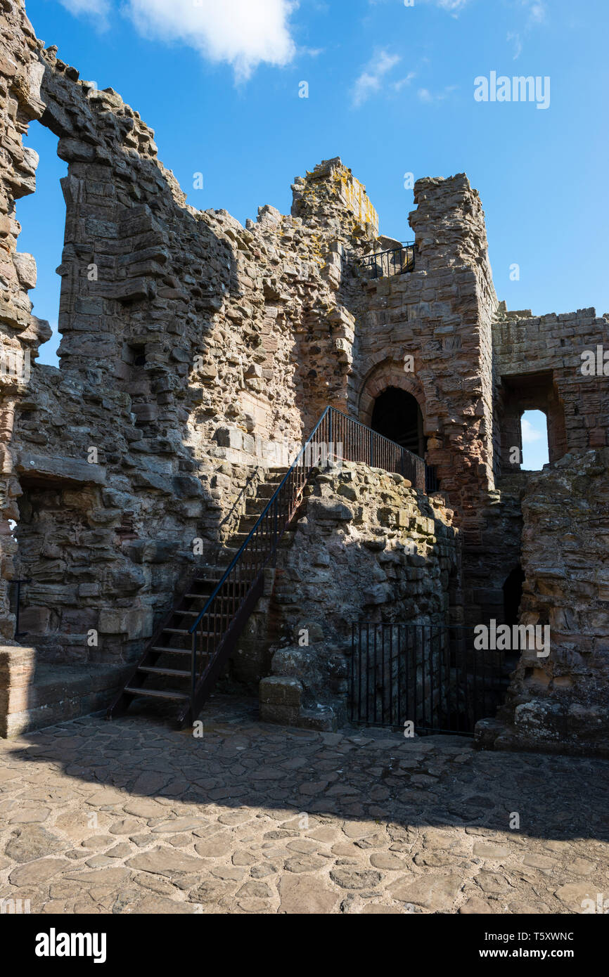 Dunstanburgh castle northumberland uk england hi-res stock photography ...