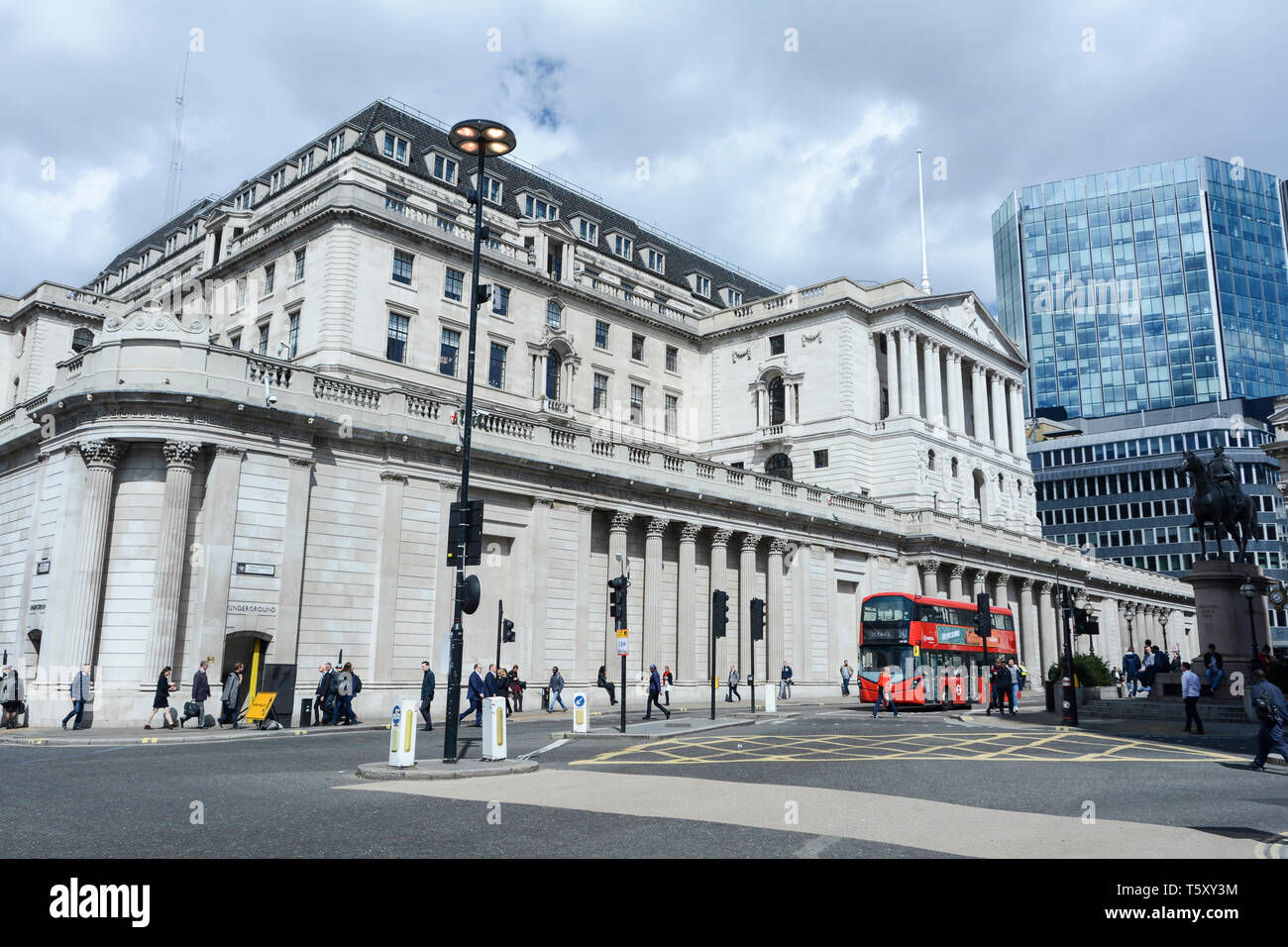 London iconic locations hi-res stock photography and images - Alamy