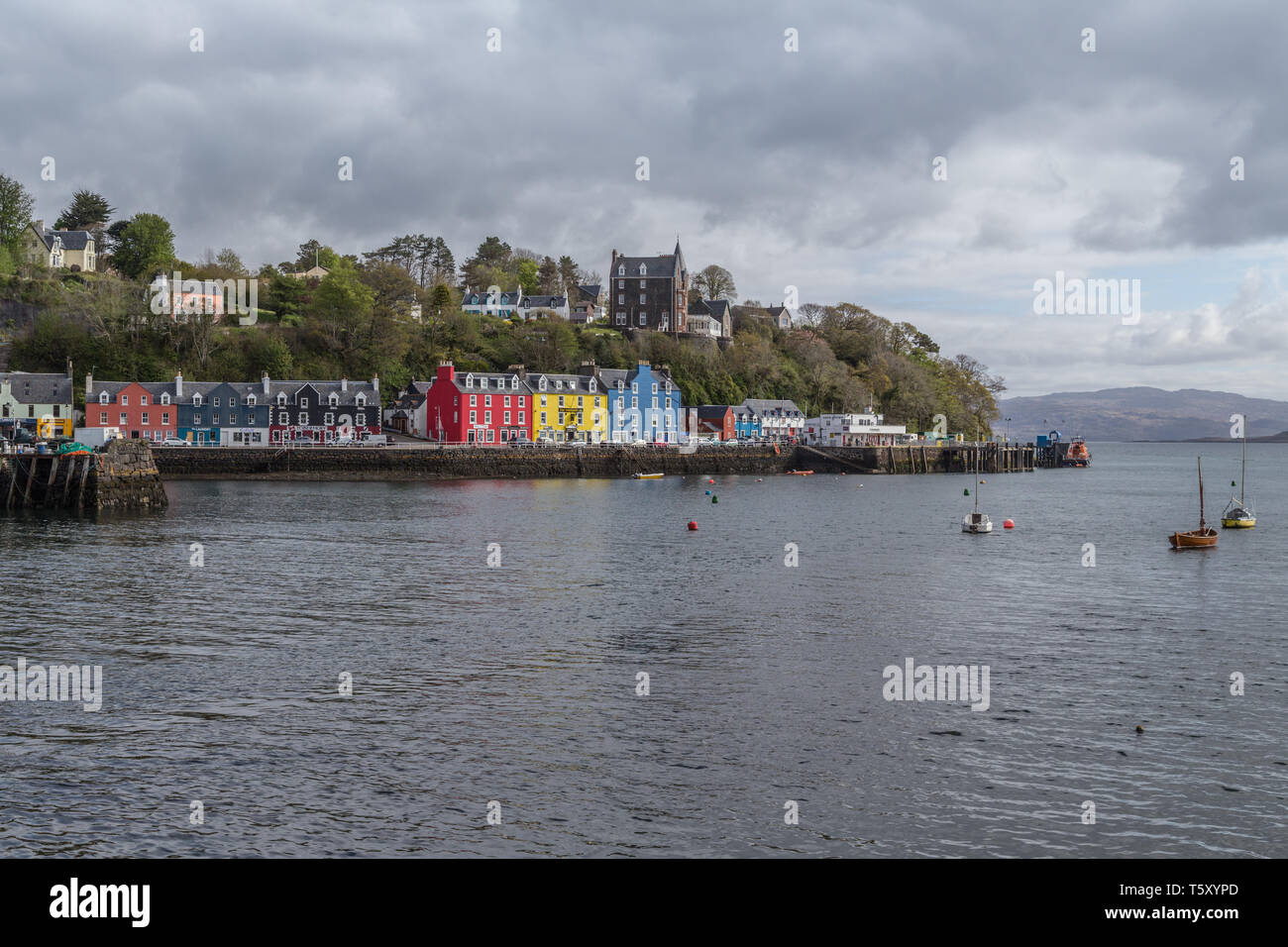Colourful buildings on the harbour in Tobermory on the Isle of Mull ... Colourful buildings on the harbour in Tobermory on the Isle of Mull ...