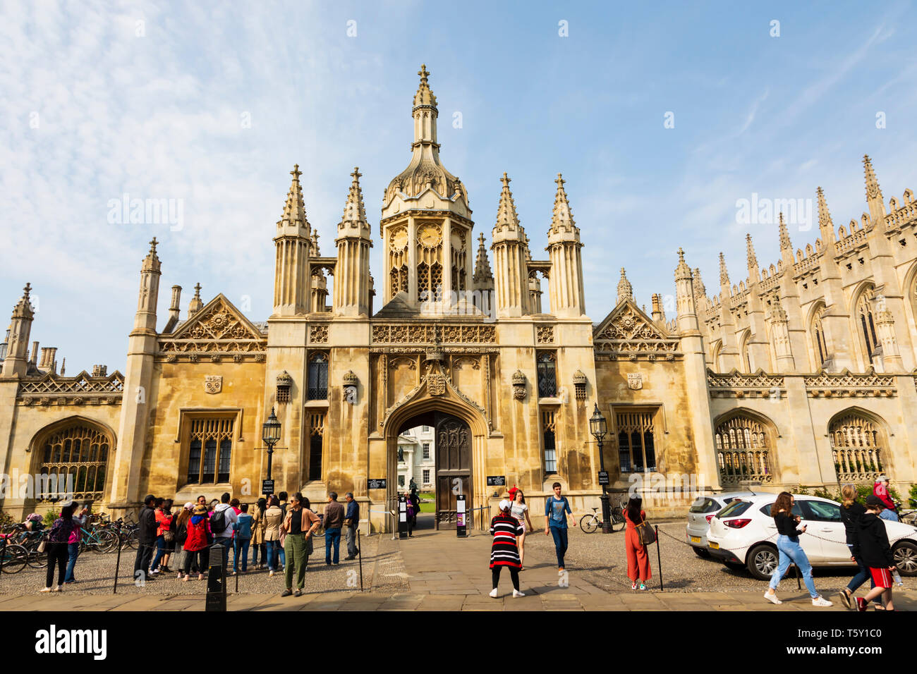 The Great Gate, Kings College, University town of Cambridge ...