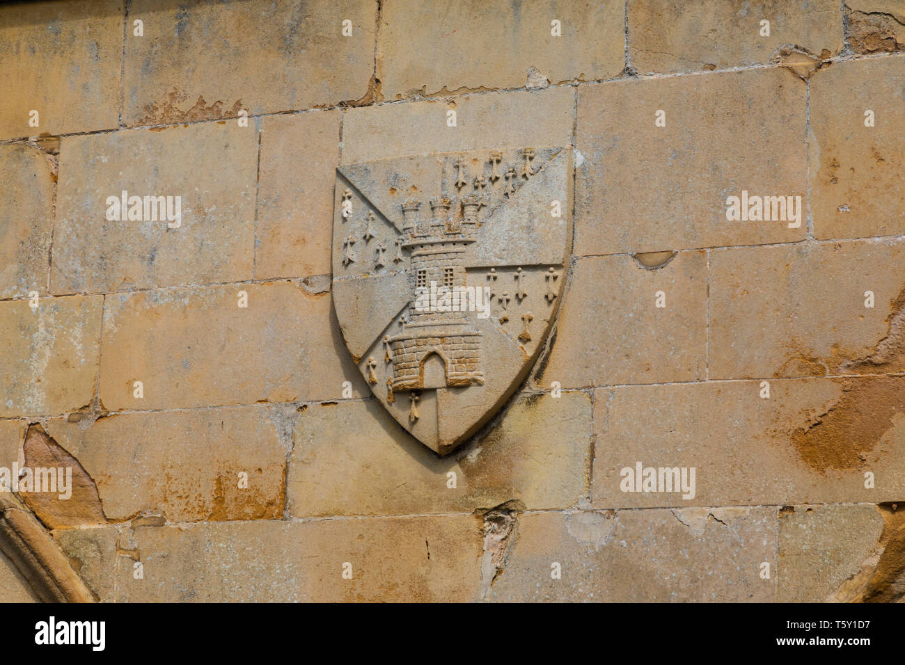 Detail crest on the Trinity Bridge over the River Cam, University town ...