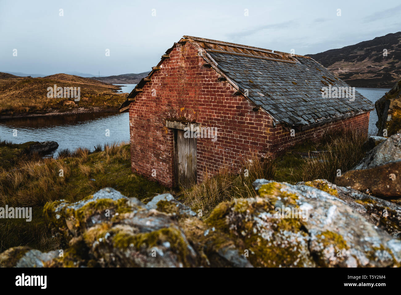 cottage at loch arklet Stock Photo - Alamy