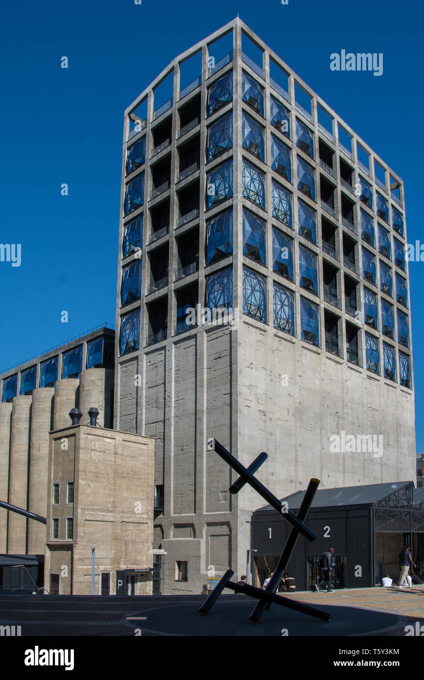 Exterior, Zeitz MOCCAA (Museum of Contemporary Art Africa), Silo ...