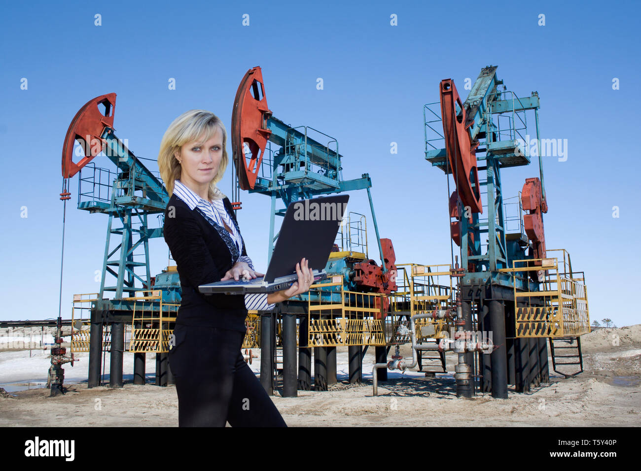 Business in oil industry . Management and control Stock Photo - Alamy