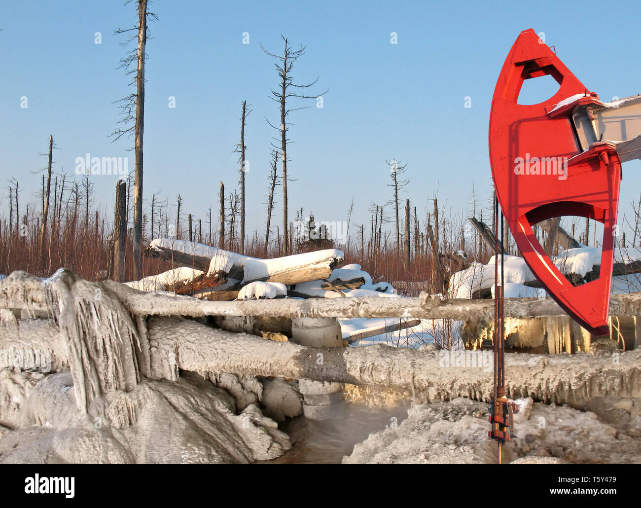Drilling rig explosion hi-res stock photography and images - Alamy