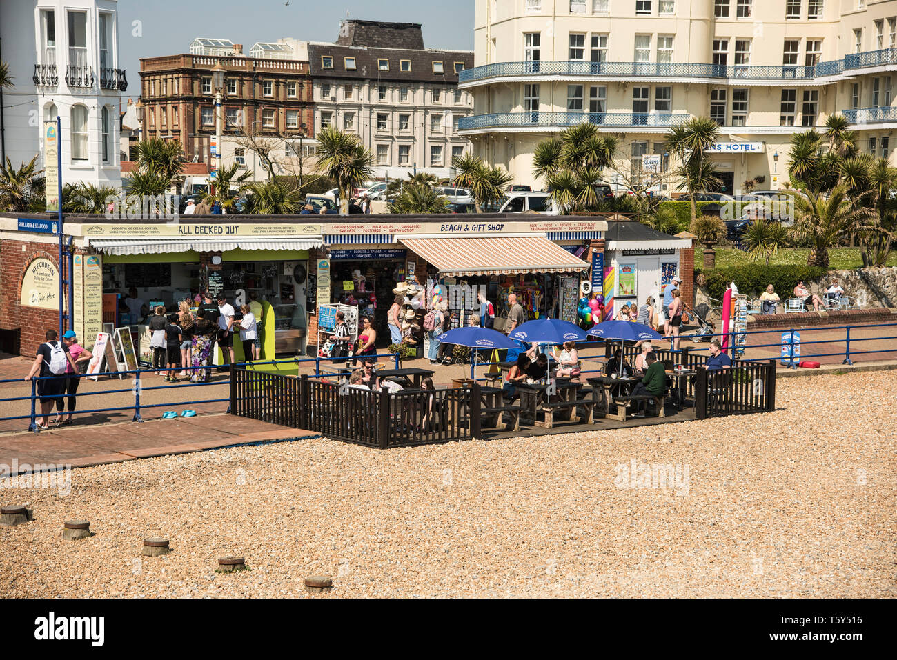 Cafe on eastbourne promenade hi-res stock photography and images - Alamy