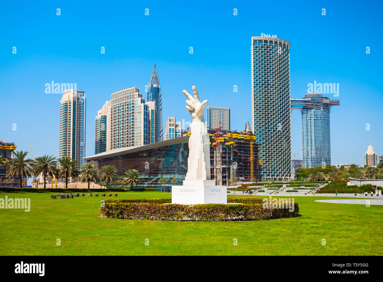 Statue burj khalifa dubai hi-res stock photography and images - Alamy