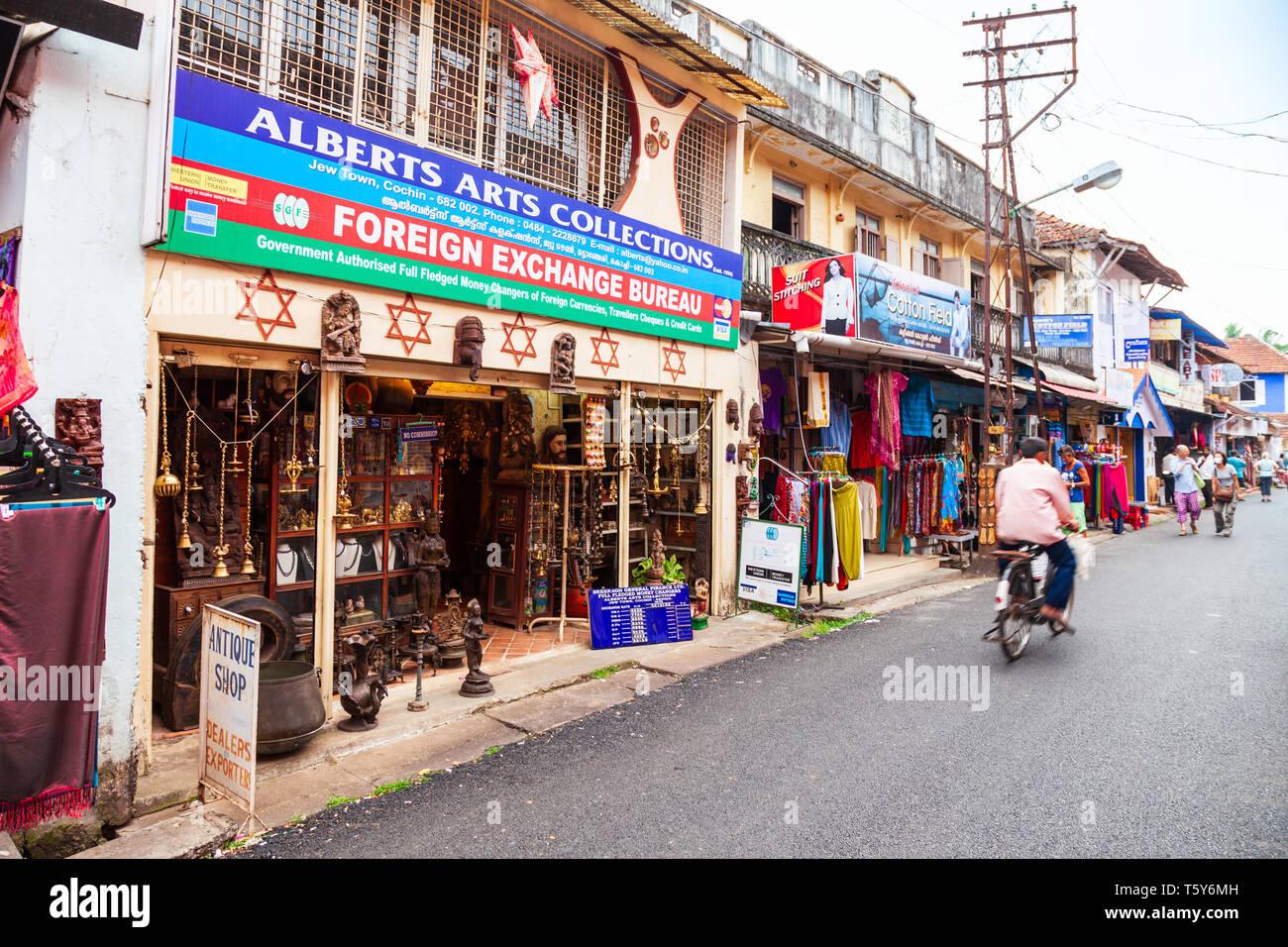 COCHIN, INDIA - MARCH 14, 2012: Market street with souvenir and spice ...