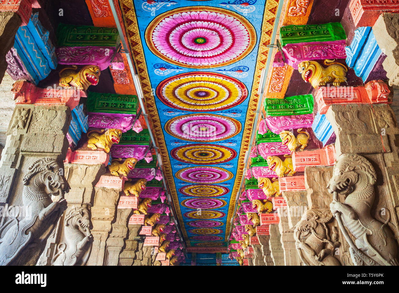 Thousand pillar hall meenakshi temple hi-res stock photography and ...