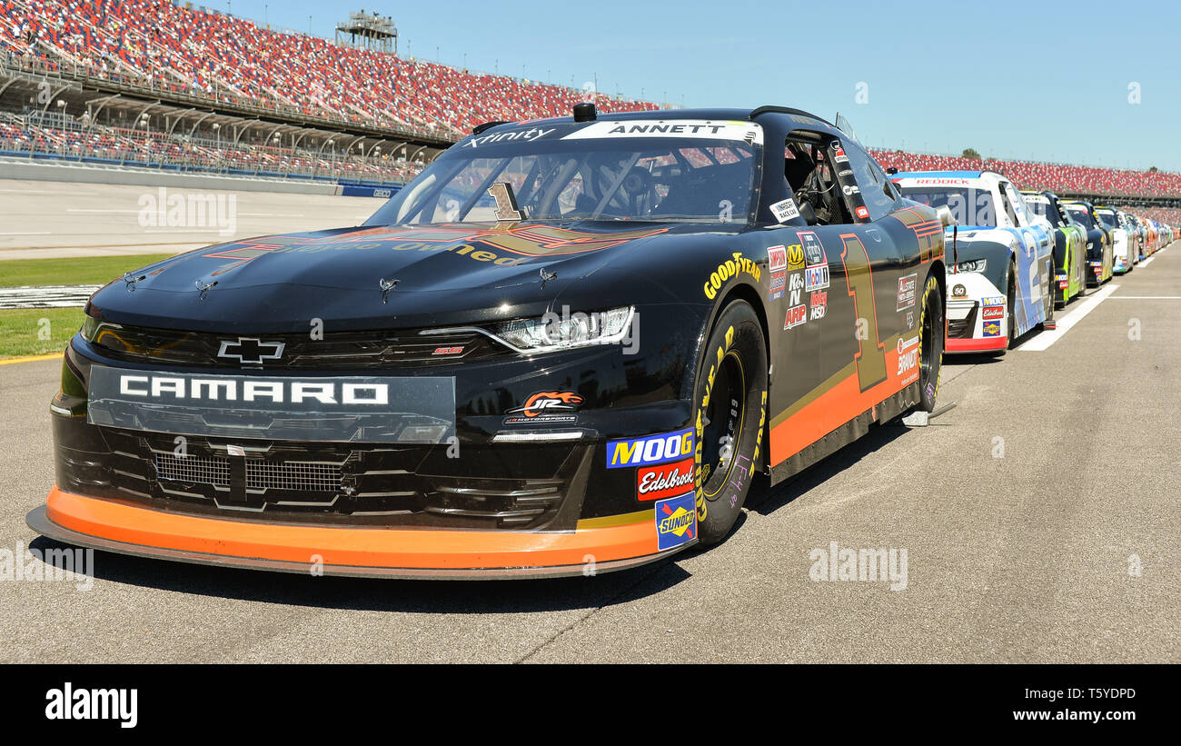 Pit row hi-res stock photography and images - Alamy