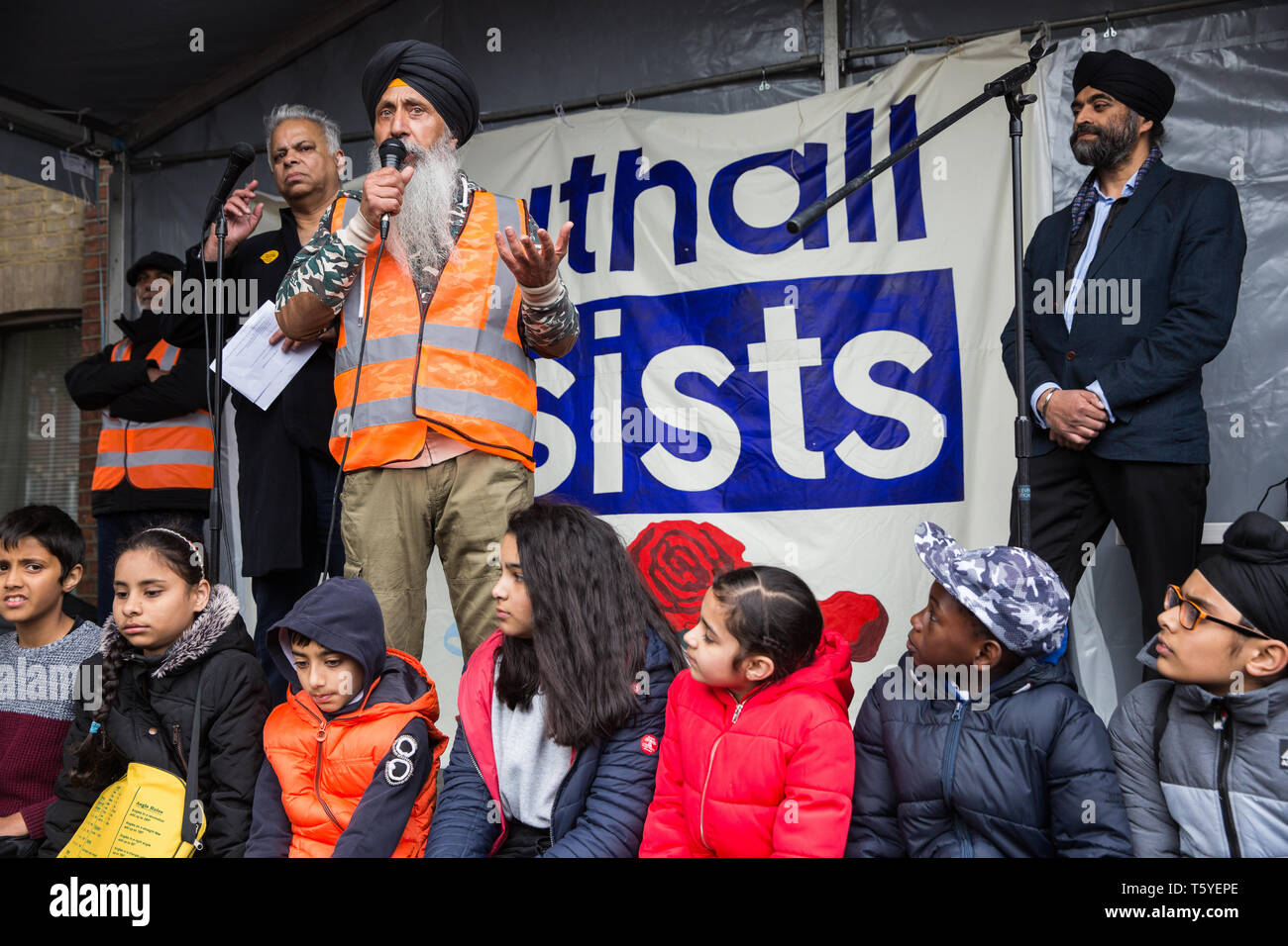 Southall town hall hi-res stock photography and images - Alamy