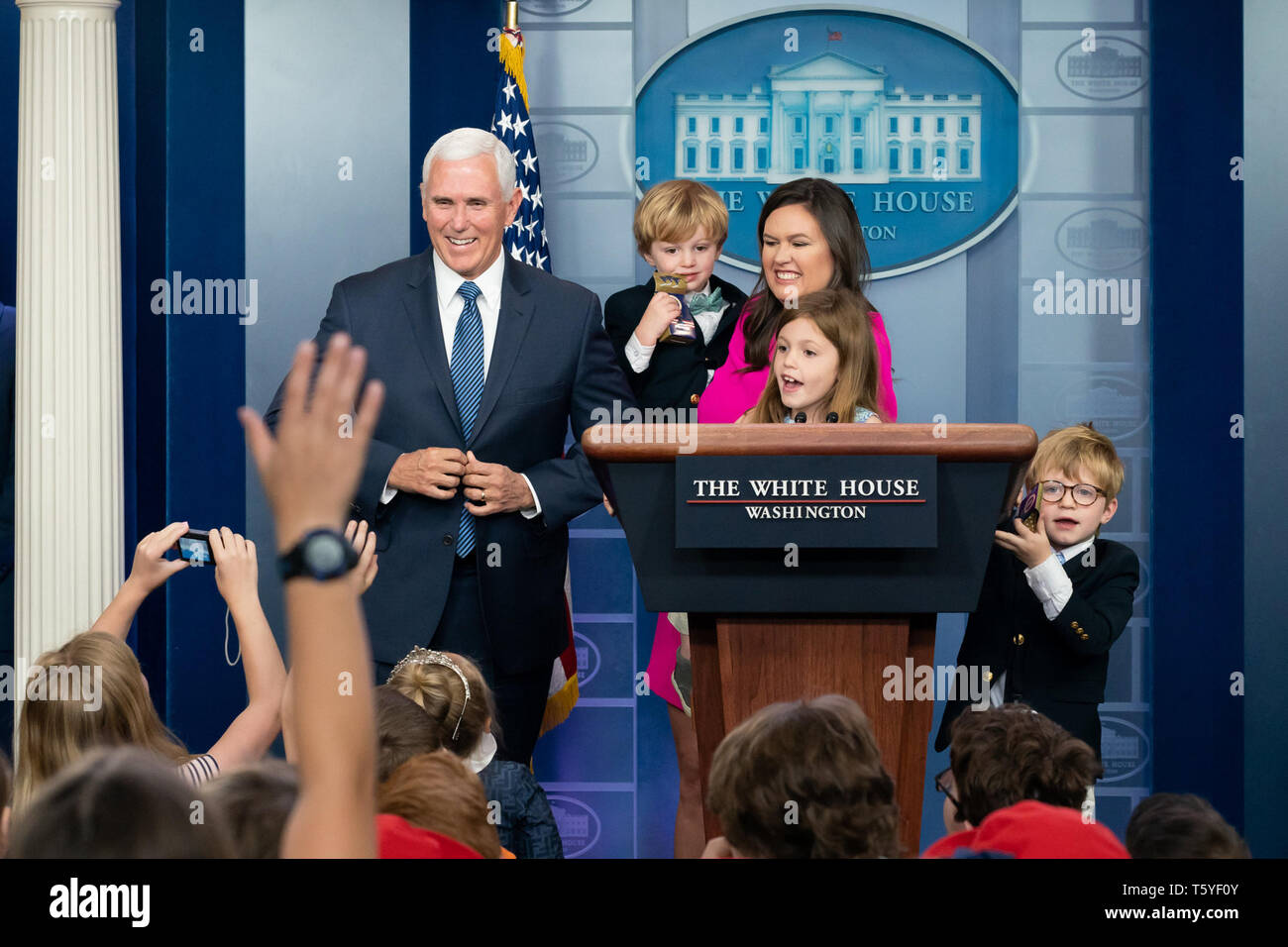 Sarah huck hi-res stock photography and images - Alamy