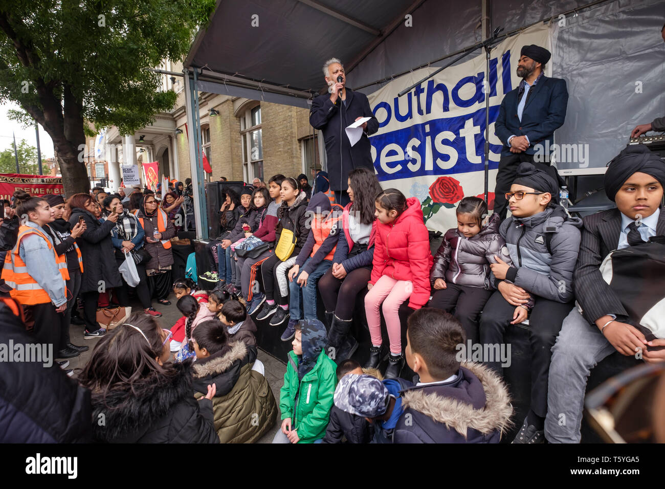Skinheads on national front rally hi-res stock photography and images ...