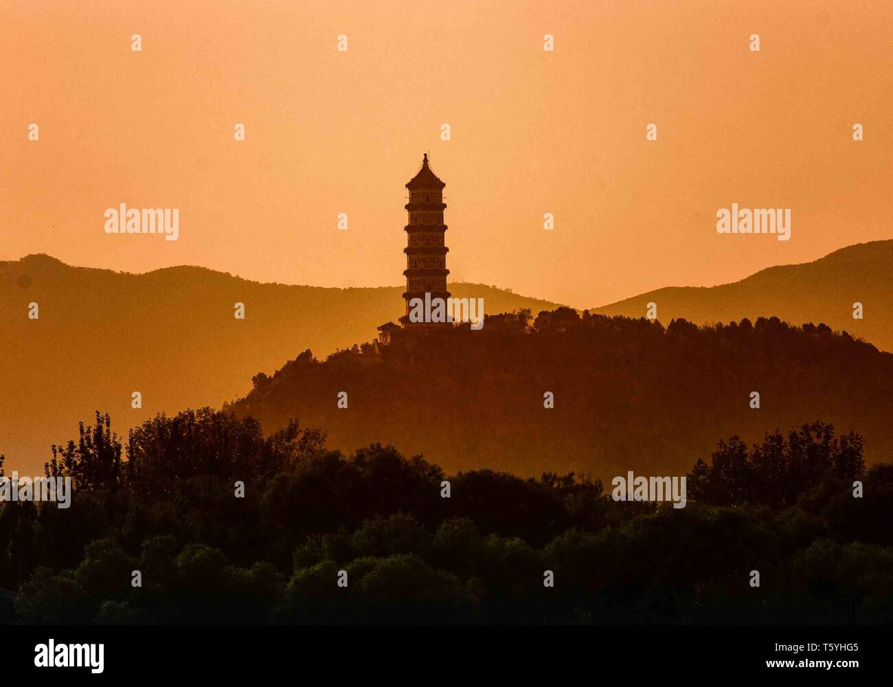 Beijing, China. 19th Oct, 2006. At twilight in silhouette, the Jade ...
