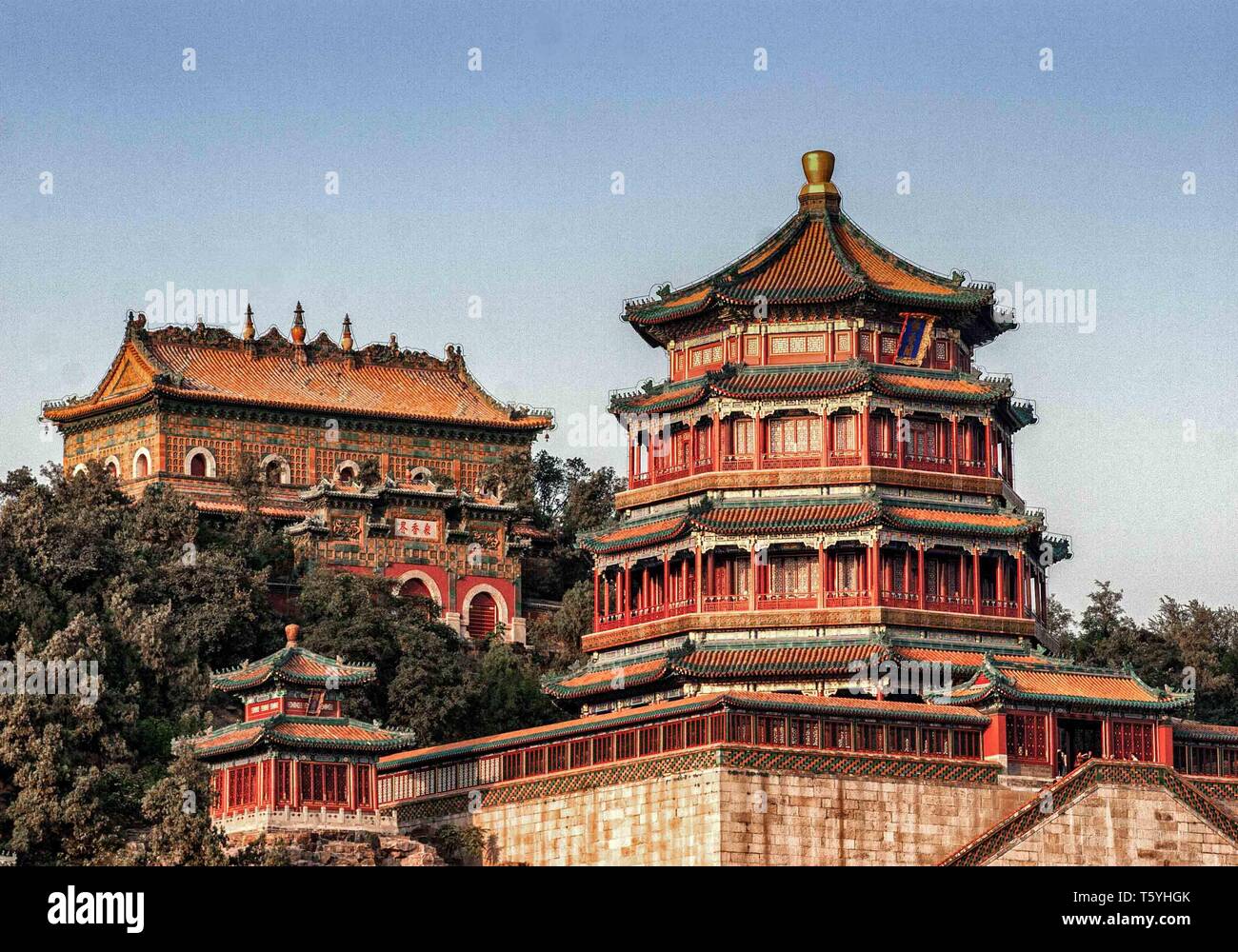 Beijing, China. 19th Oct, 2006. Dominated by Longevity Hill with the ...