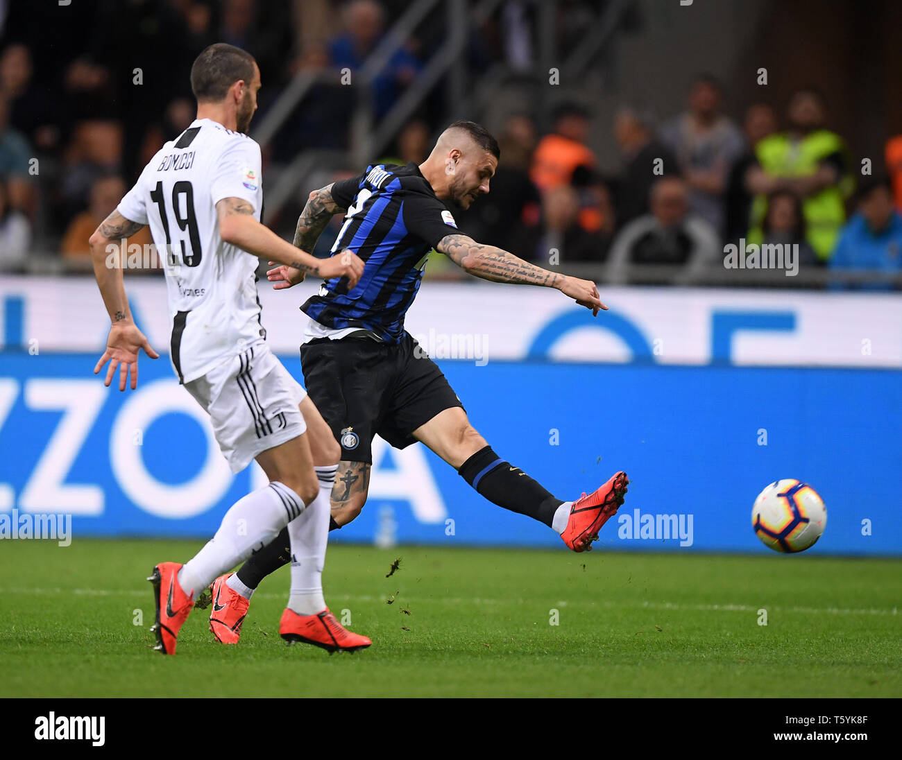 Leonardo bonucci inter hi-res stock photography and images - Alamy