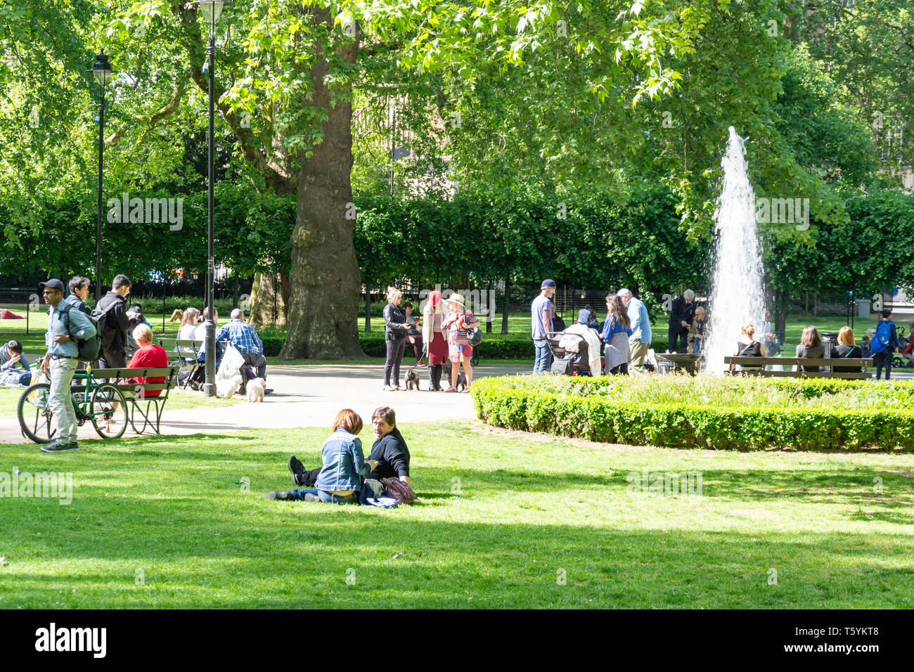 Russell square hi-res stock photography and images - Alamy
