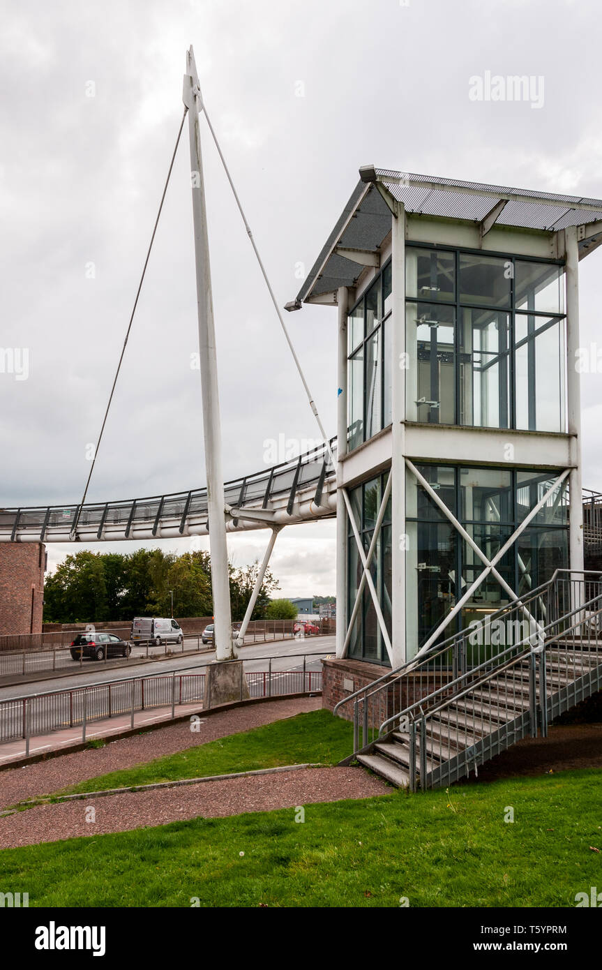 Strut tower hi-res stock photography and images - Alamy