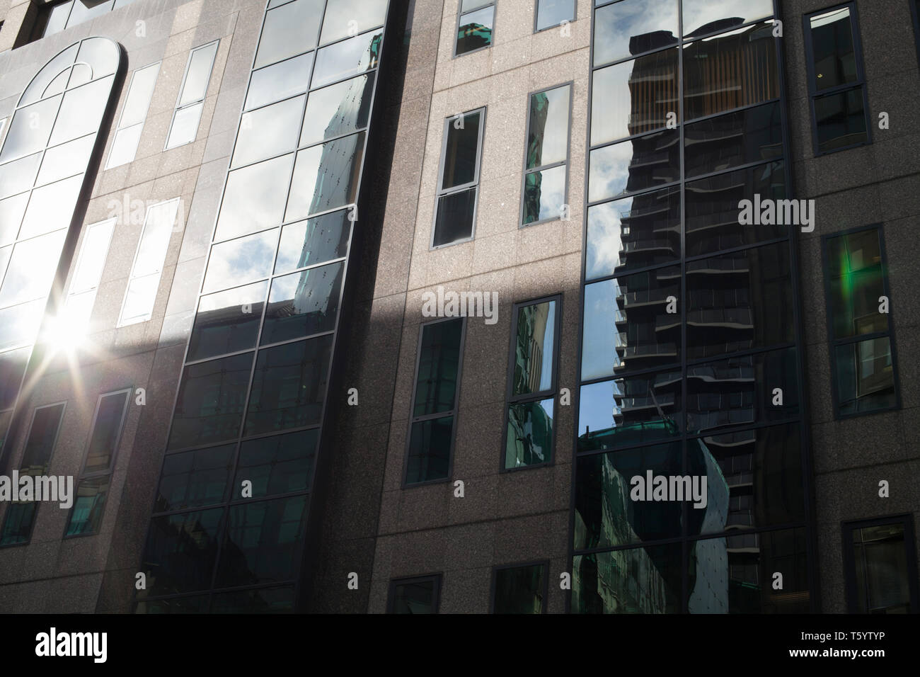 Buildings with reflective exterior hi-res stock photography and images ...