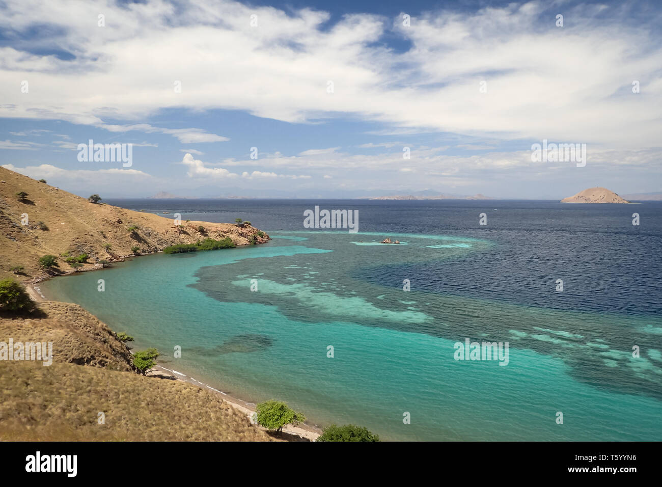 Deep blue ocean meeting hi-res stock photography and images - Alamy