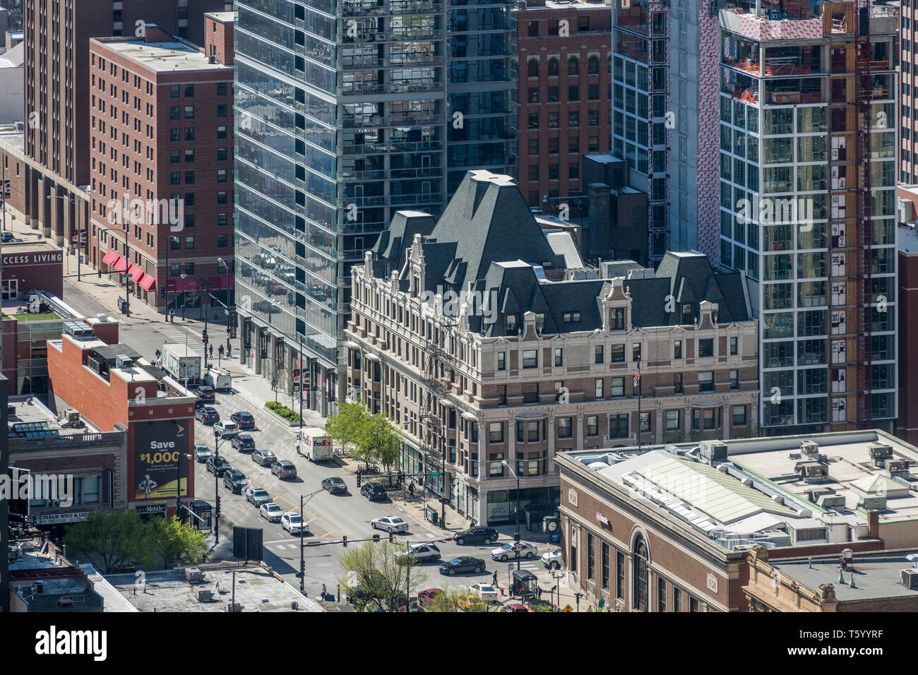 Aerial view of Chicago avenue in the River North neighborhood Stock ...