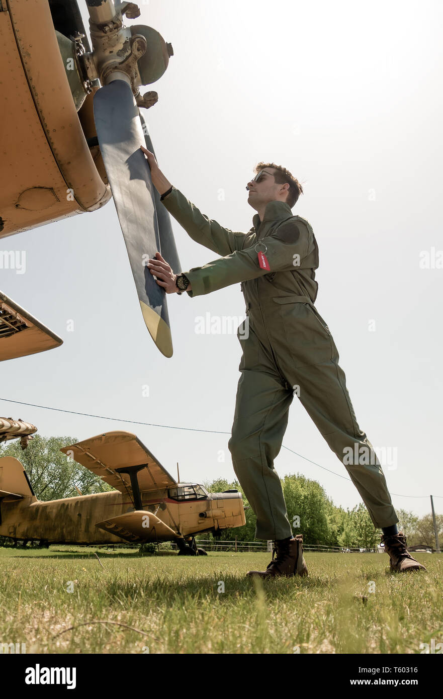 Airplane pilot hi-res stock photography and images - Alamy
