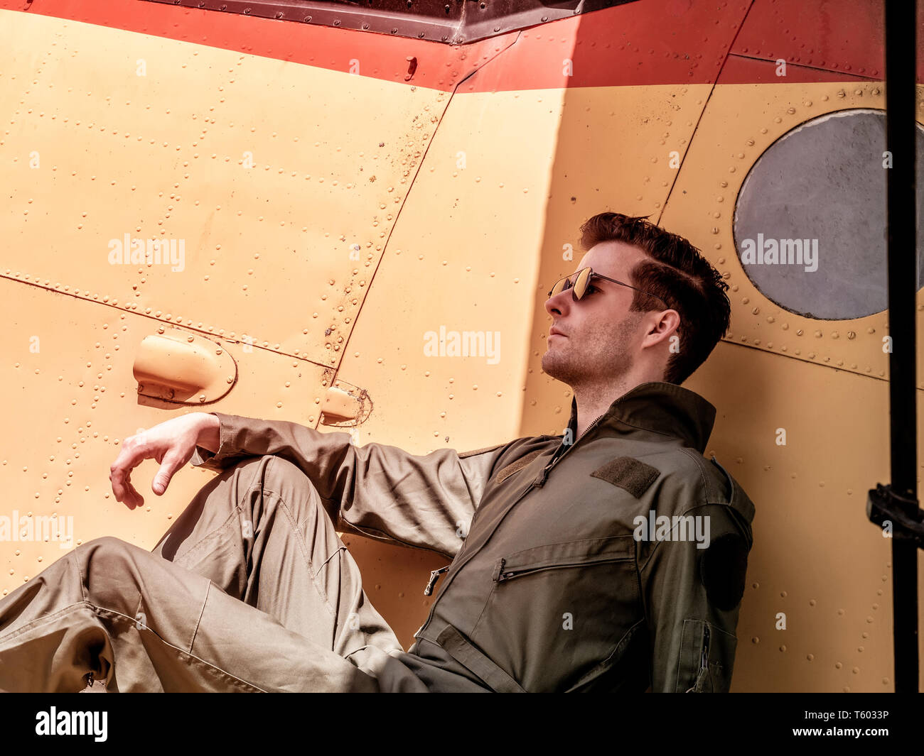 Pilot sitting on wing plane hi-res stock photography and images - Alamy