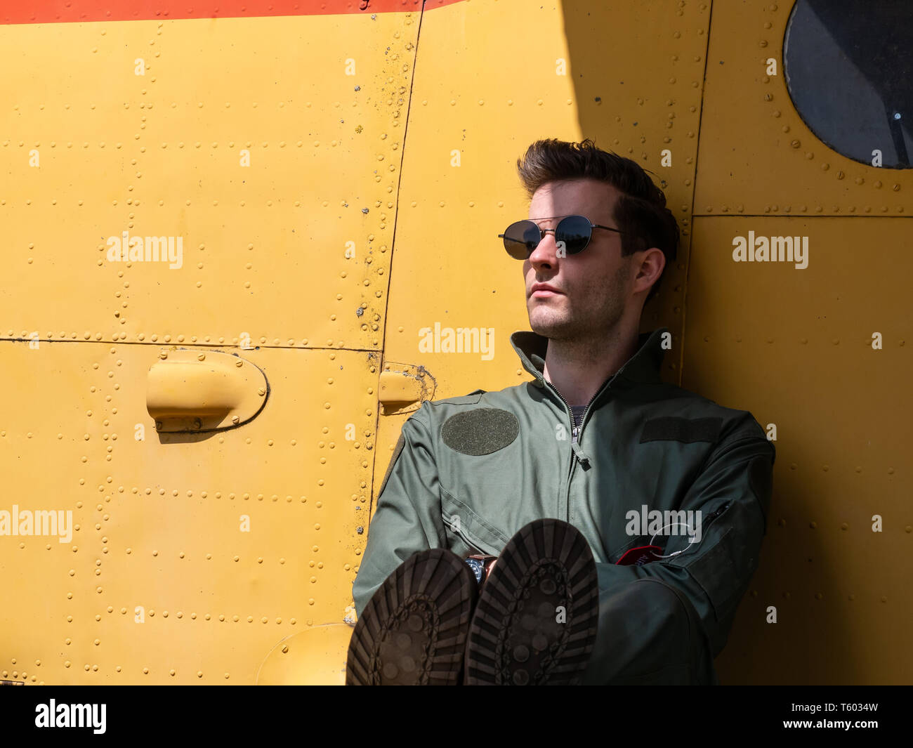 Pilot sitting on wing plane hi-res stock photography and images - Alamy