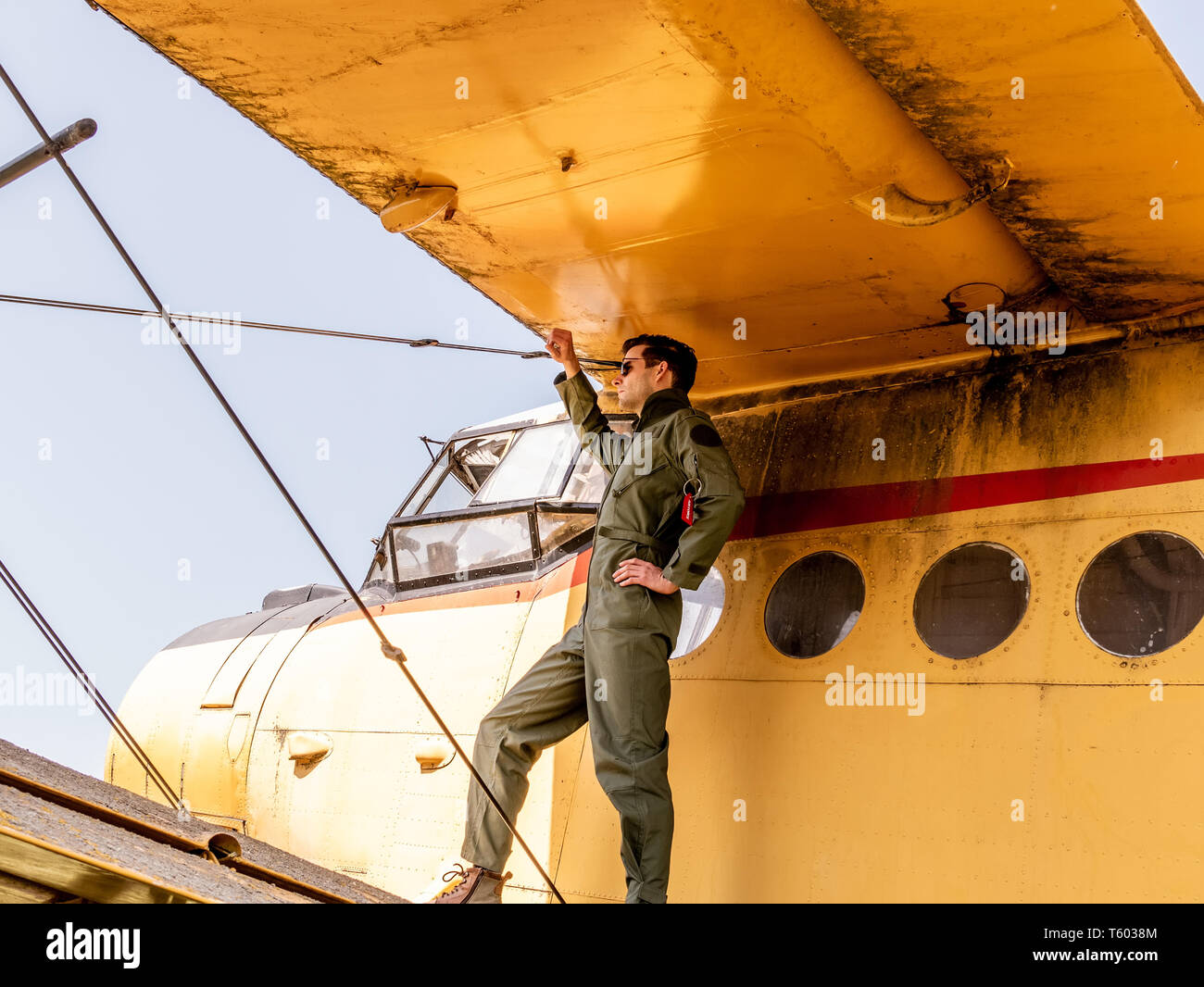 Airplane standing wing hi-res stock photography and images - Alamy