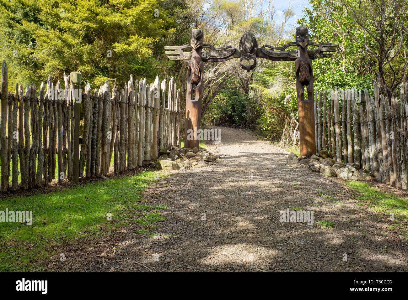 Ruapekapeka New Zealand: The carved gateway (Warahoa) to the Pa. The ...