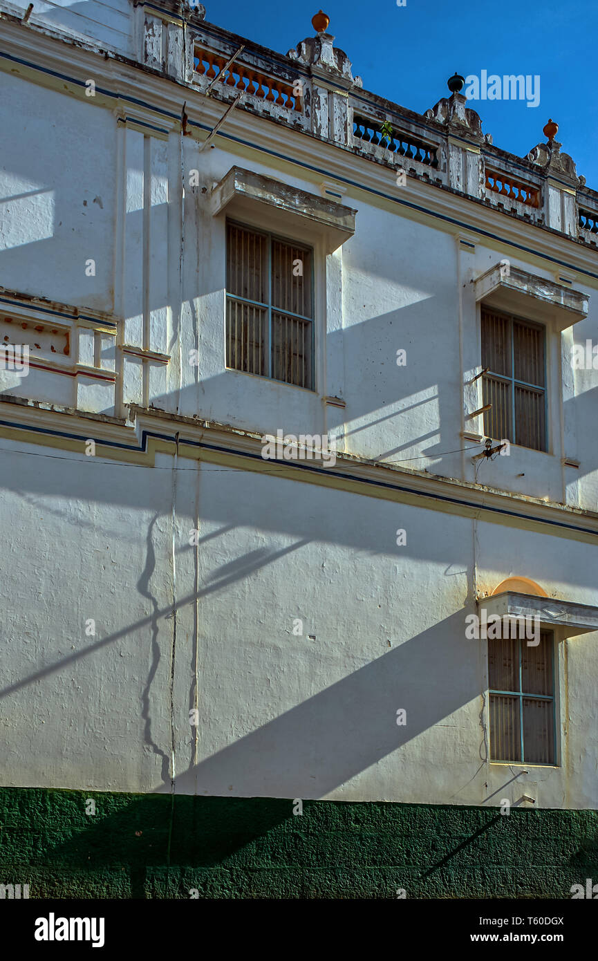 22-Aug-2009-three Window Shed of mansion chettinad near Karaikudi tamil ...