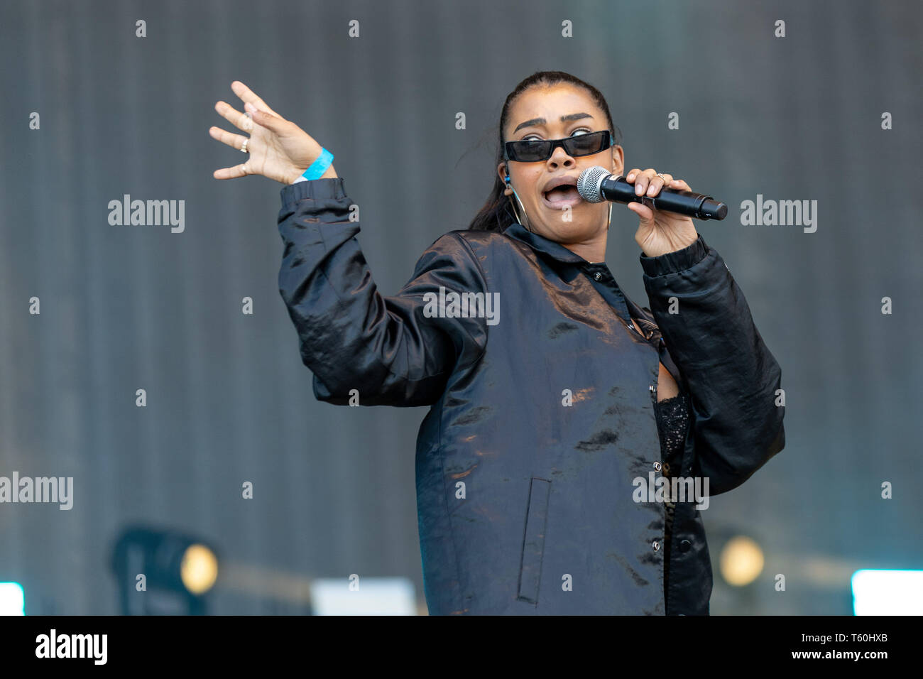 Amber mark singer hi-res stock photography and images - Alamy