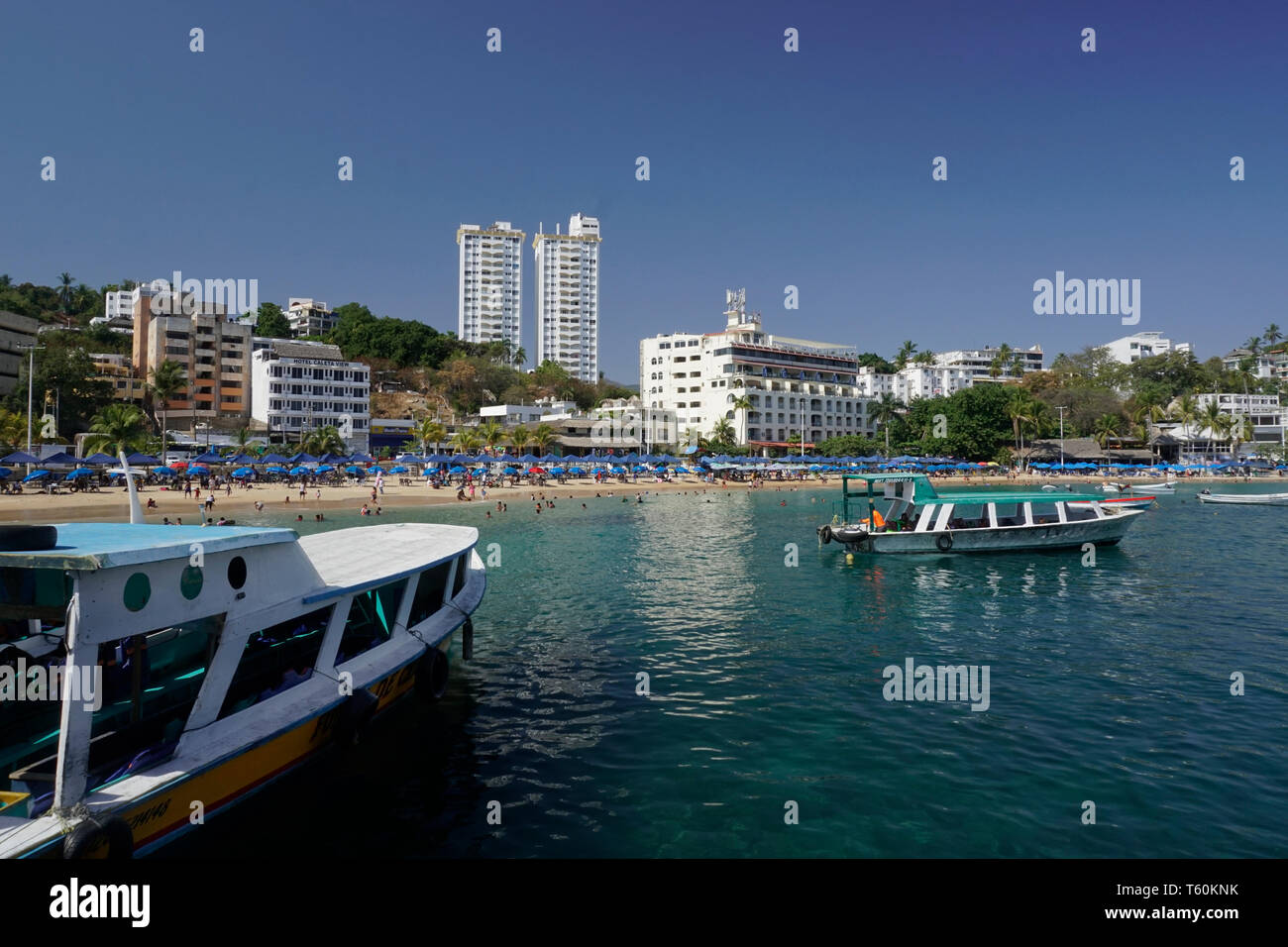 Caleta beach acapulco hi-res stock photography and images - Alamy
