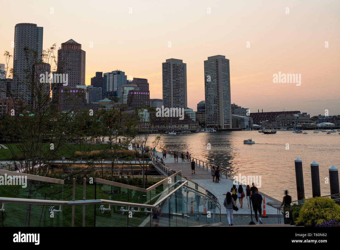 Fan Pier Park Stock Photos & Fan Pier Park Stock Images - Alamy