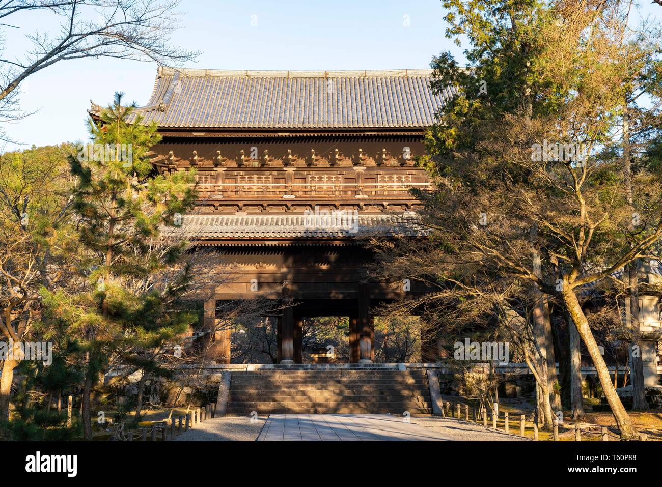 Nanzenji sanmon gate hi-res stock photography and images - Alamy