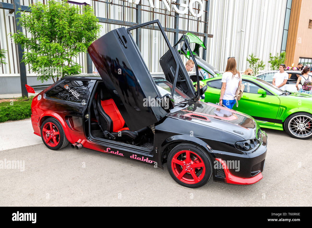 Old russian red car lada hi-res stock photography and images - Alamy