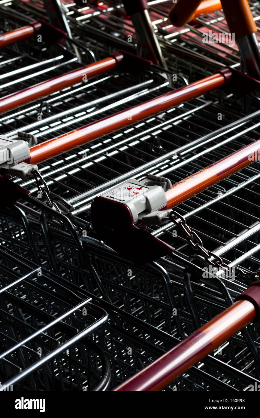 Coin operated trolley hi-res stock photography and images - Alamy