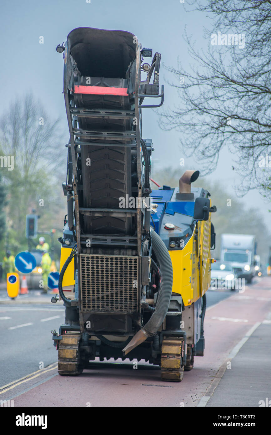 Asphalt Milling / cold planer machine used on Huntingdon Rd in ...