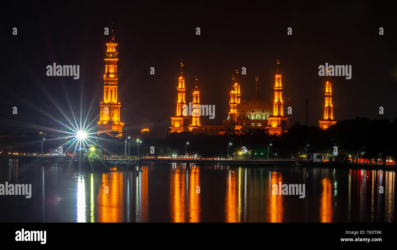 Samarinda, kalimantan Timur/ Indonesia : " Islamic Center Mosque ...