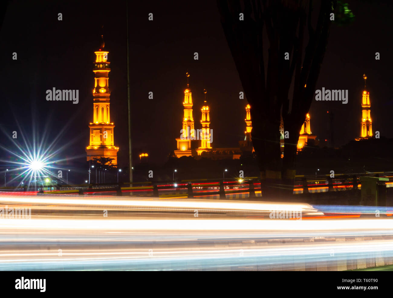 Samarinda, kalimantan Timur/ Indonesia : " Islamic Center Mosque ...