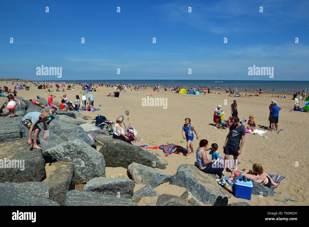 Holidaymakers on the beach at Skegness, Lincolnshire, UK Stock Photo ...