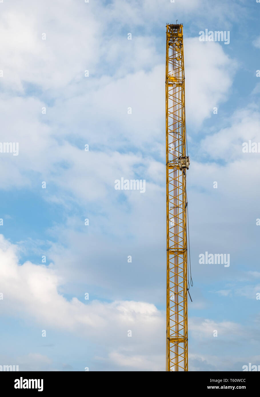 Tower crane flying bird hi-res stock photography and images - Alamy