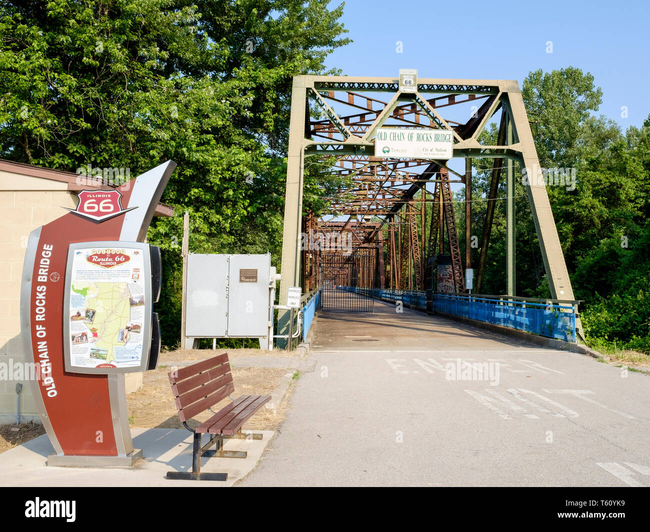 Chain Of Rocks Bridge Route 66 High Resolution Stock Photography and ...